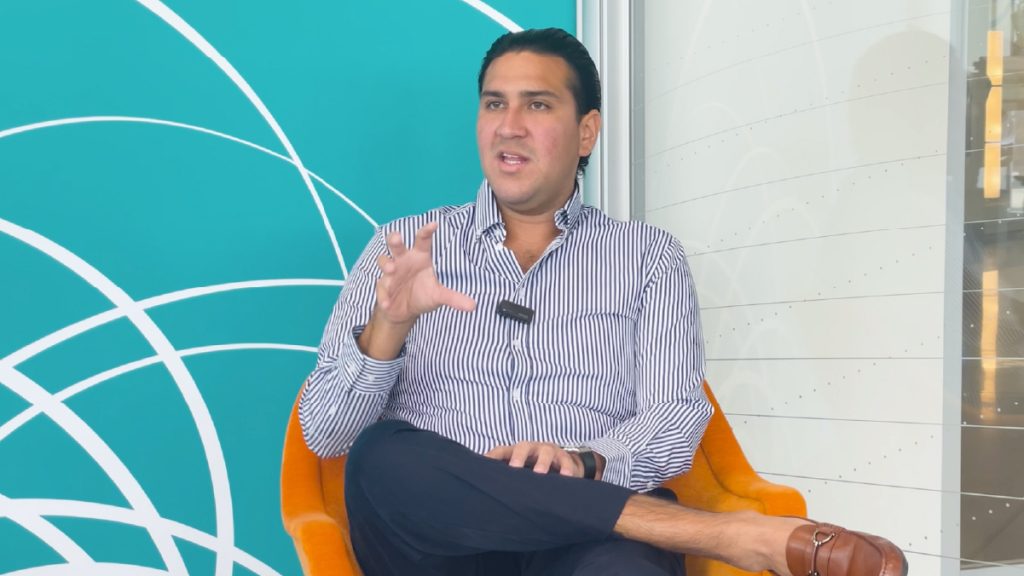 El camino de Enrique Fuentes: perseverancia y visión empresarial en EE ...